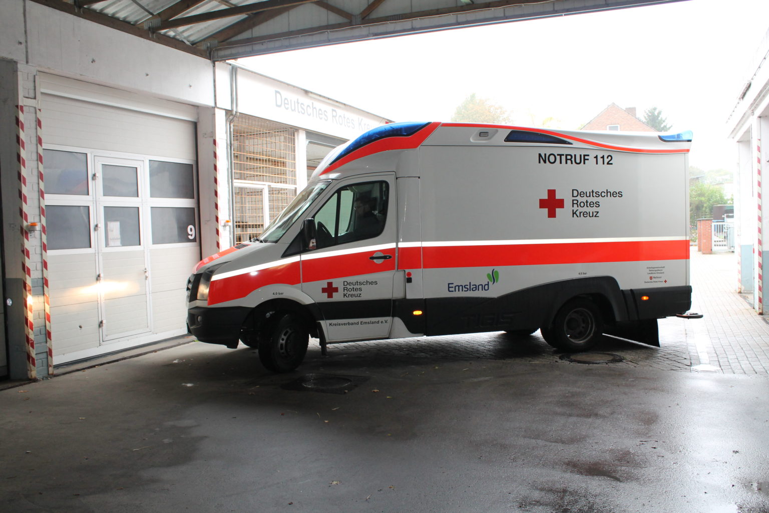 PKW gerät in Gegenverkehr - Zwei Personen bei Unfall in Schüttorf schwer verletzt - Ems Vechte Welle