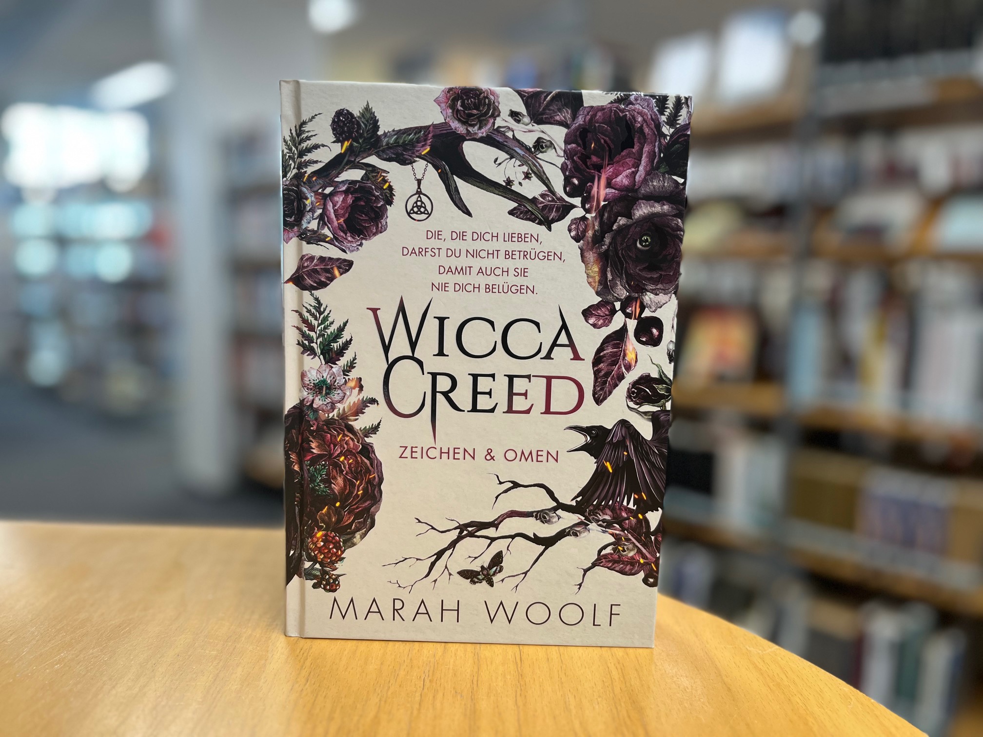 Buchtipp: Marah Woolf – Wicca Creed: Zeichen & Omen - Ems Vechte Welle