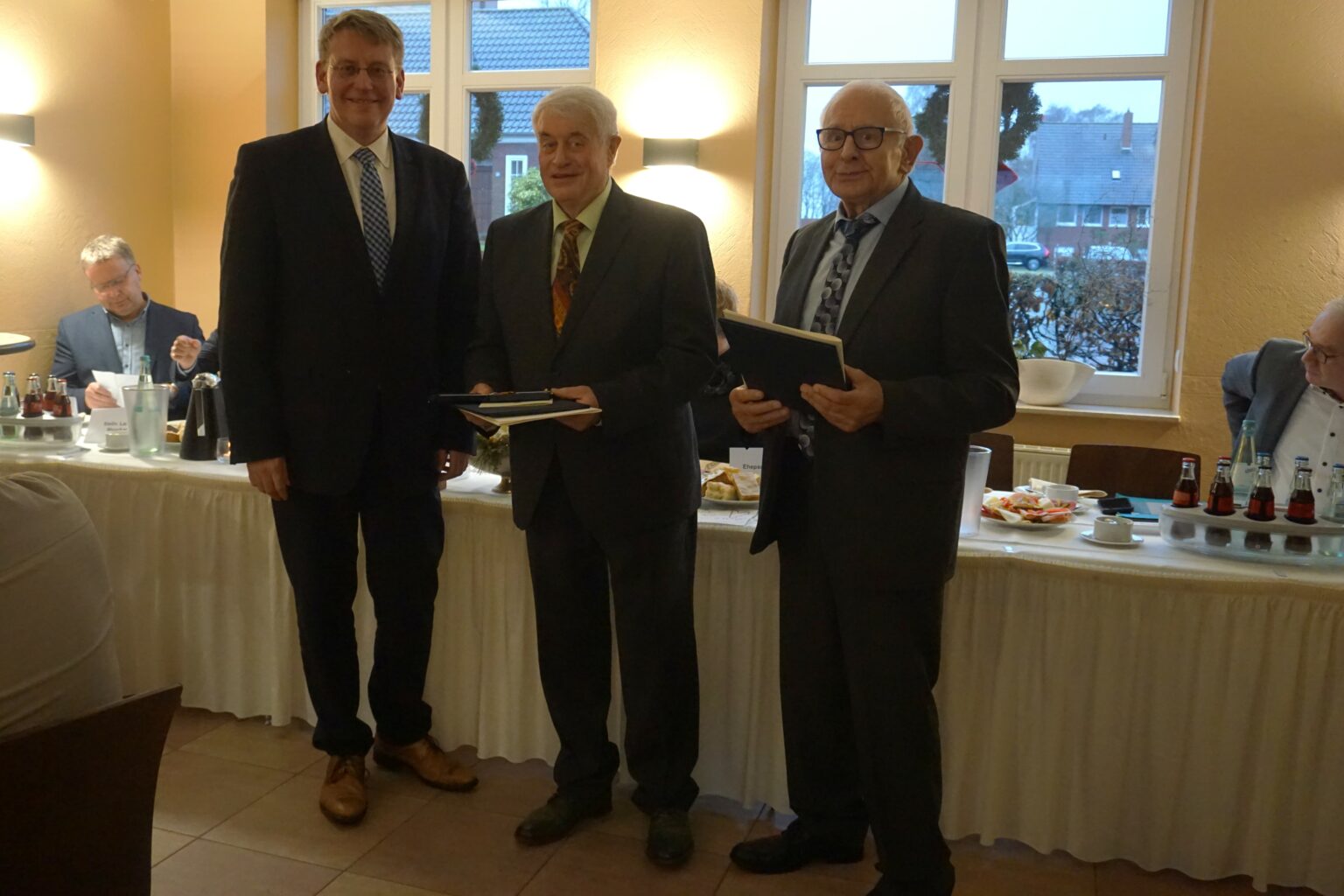 Bernd Rickermann und Ludwig Wilkens erhalten Bundesverdienstkreuz – Ems ...