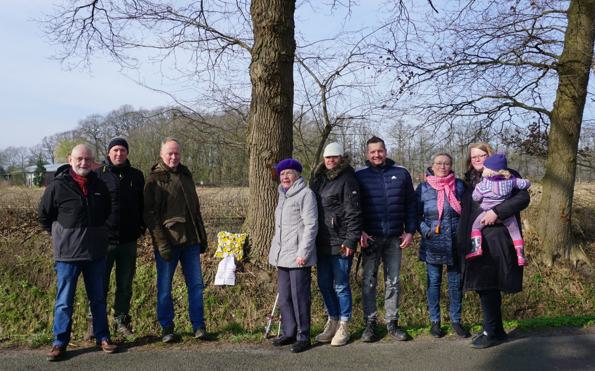 Flugzeugabsturz in Nordhorn 1944: Gedenkkreuz aufgehängt – Ems Vechte Welle