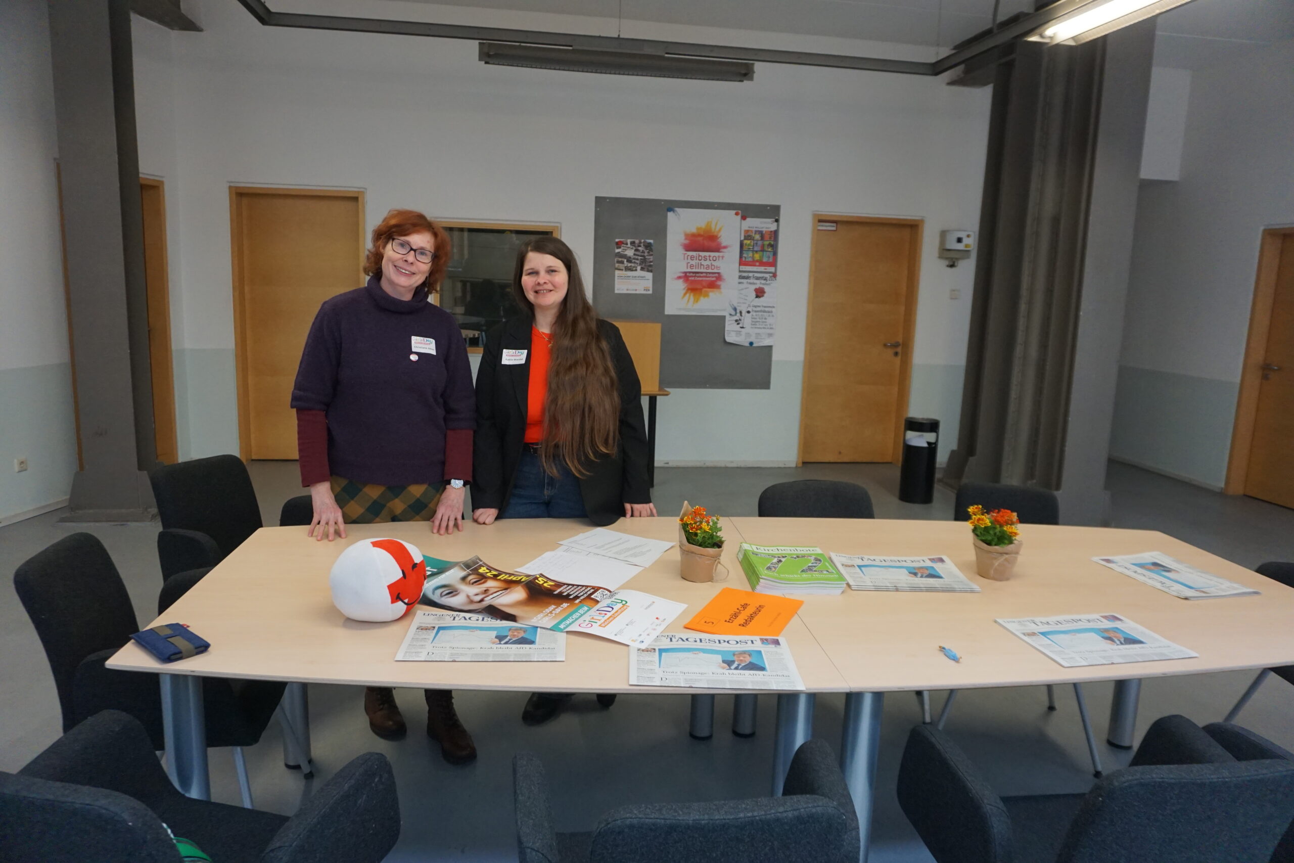 Girls Day: Christiane Adam stellt in der ems-vechte-welle journalistische Arbeit vor - Ems ...