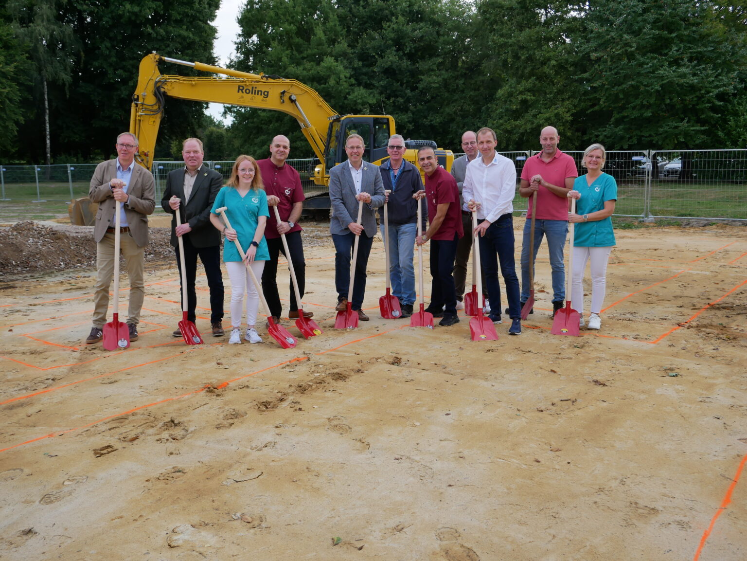 Erster offizieller Spatenstich für neue Arztpraxis in Lünne - Ems ...